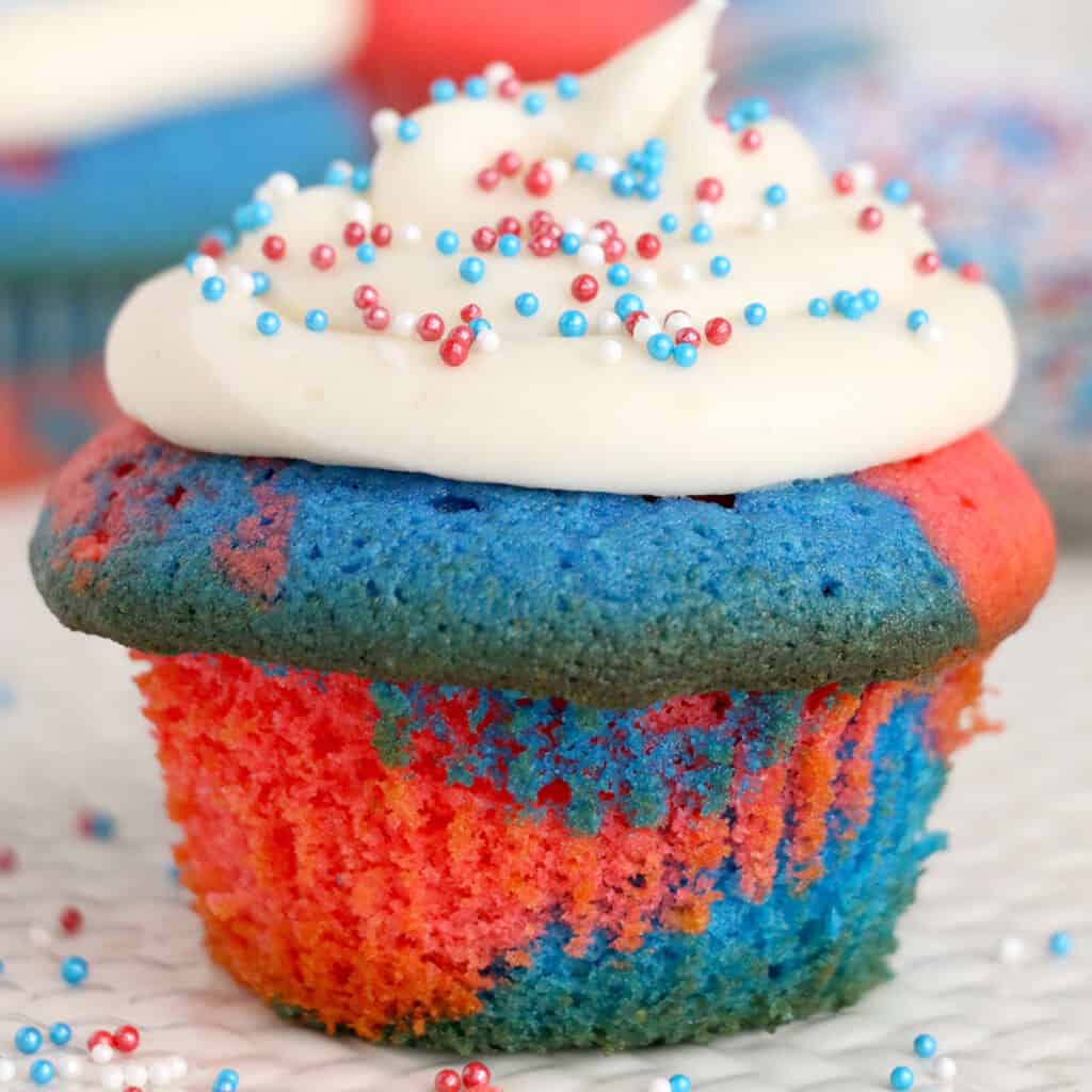 Red White and Blue Cupcakes - Inspirational Momma