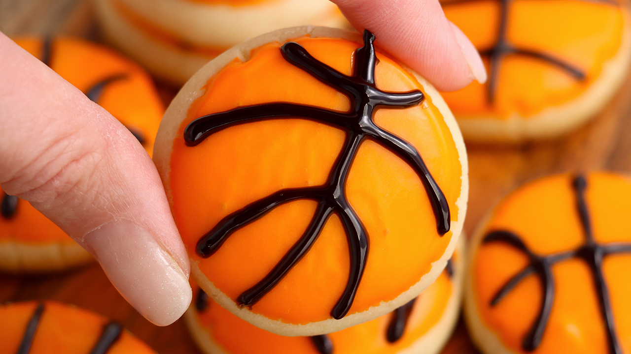 Basketball Sugar Cookies - Inspirational Momma